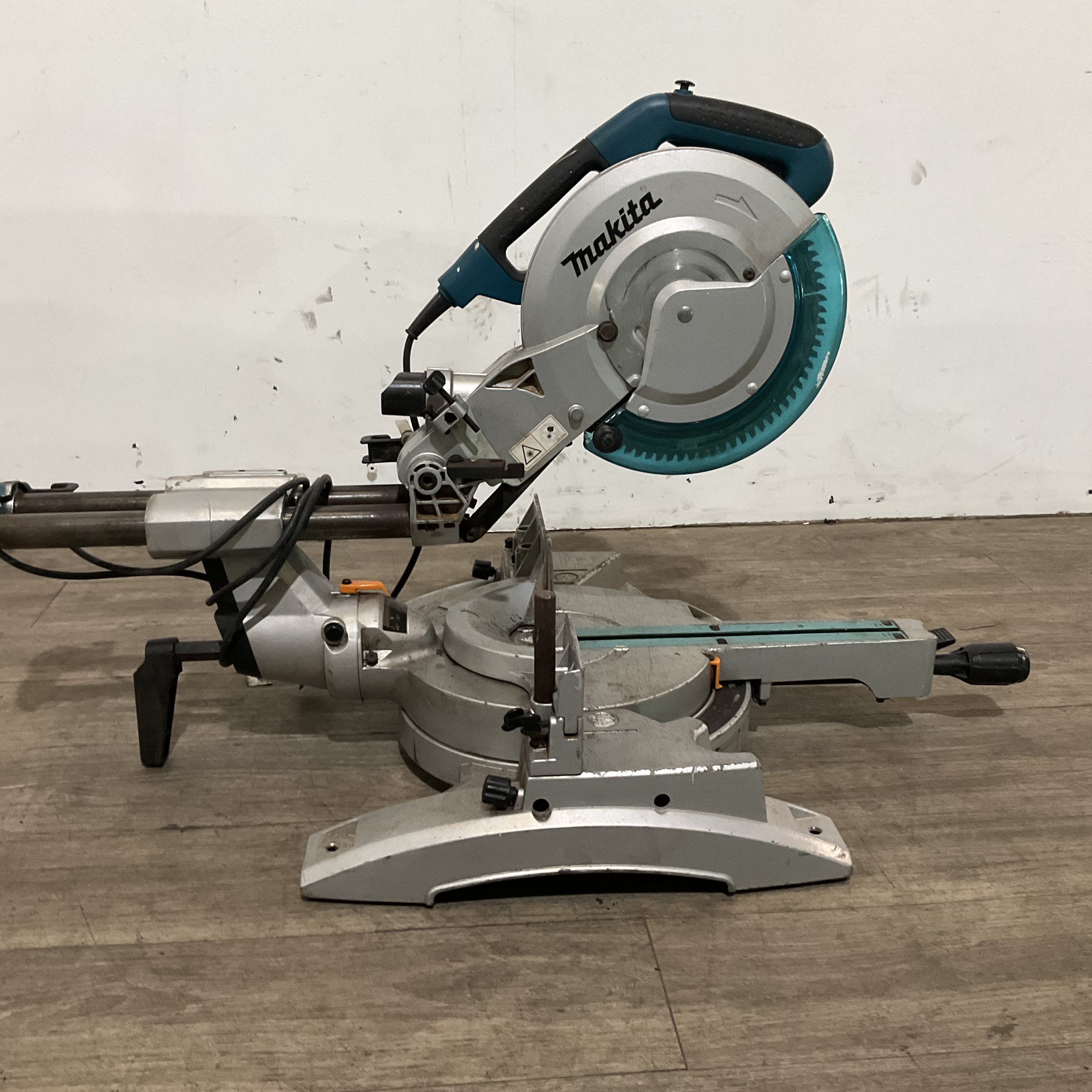 MAKITA LS1017L 1430W 255mm Slide Compound Mitre Saw